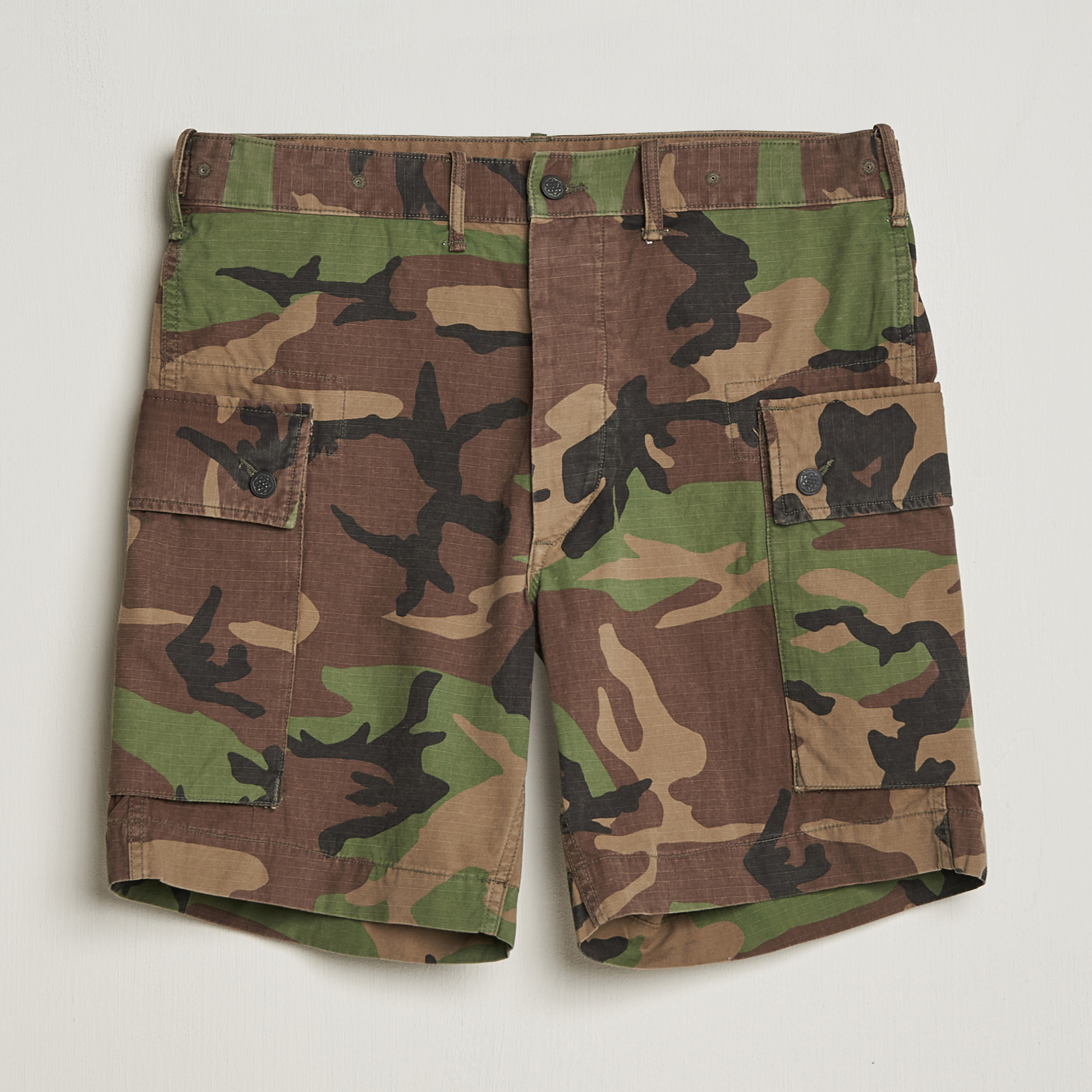 RRL Regiment Cargo Shorts Woodland Camo en CareOfCarl.es