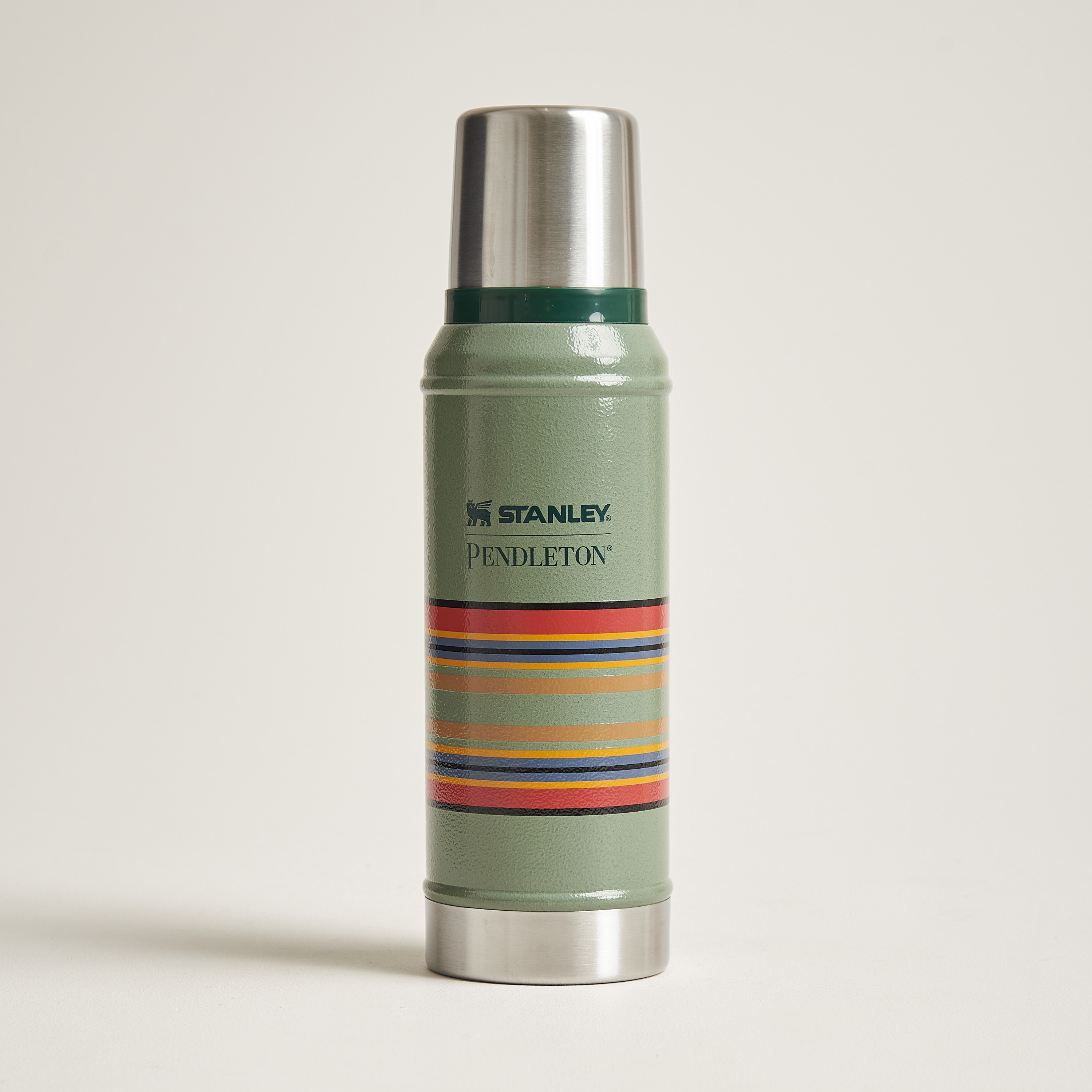 Pendleton Legendary Bottle Hammertone Green en CareOfCarl.es