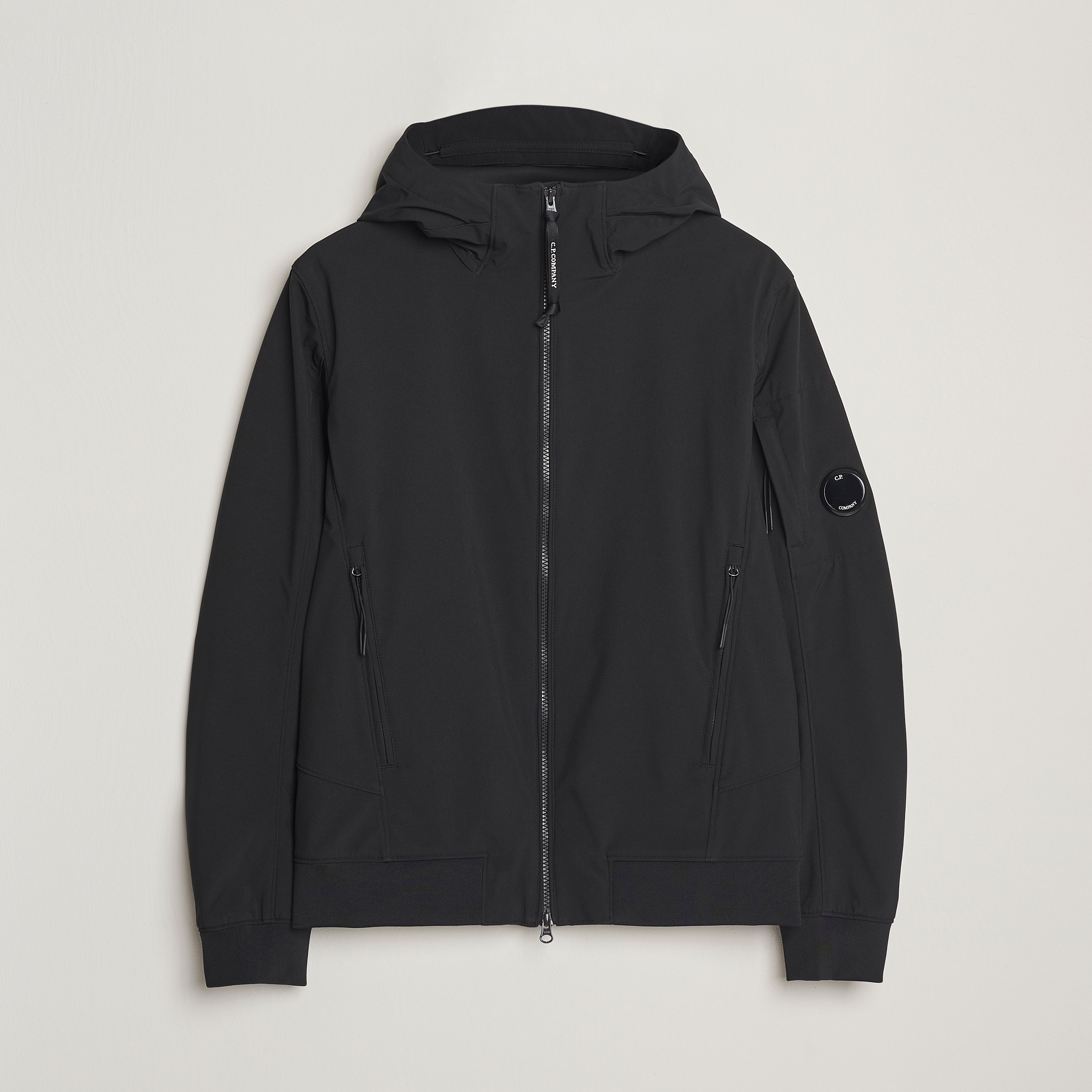C.P. Company Shell R Hooded Jacket Black en CareOfCarl.es