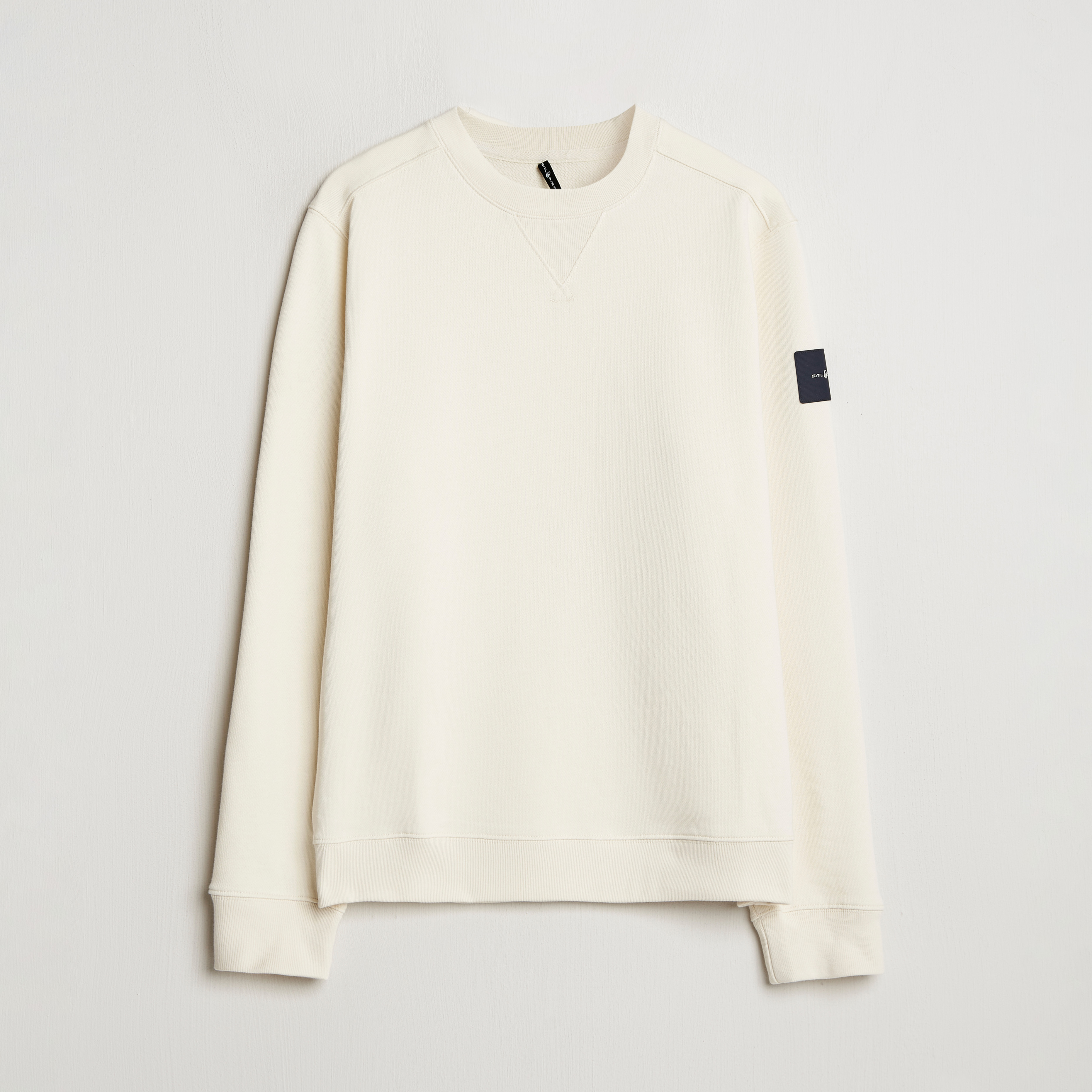 Sail Racing Wind Crew Neck Sweatshirt Off White en CareOfCarl.es