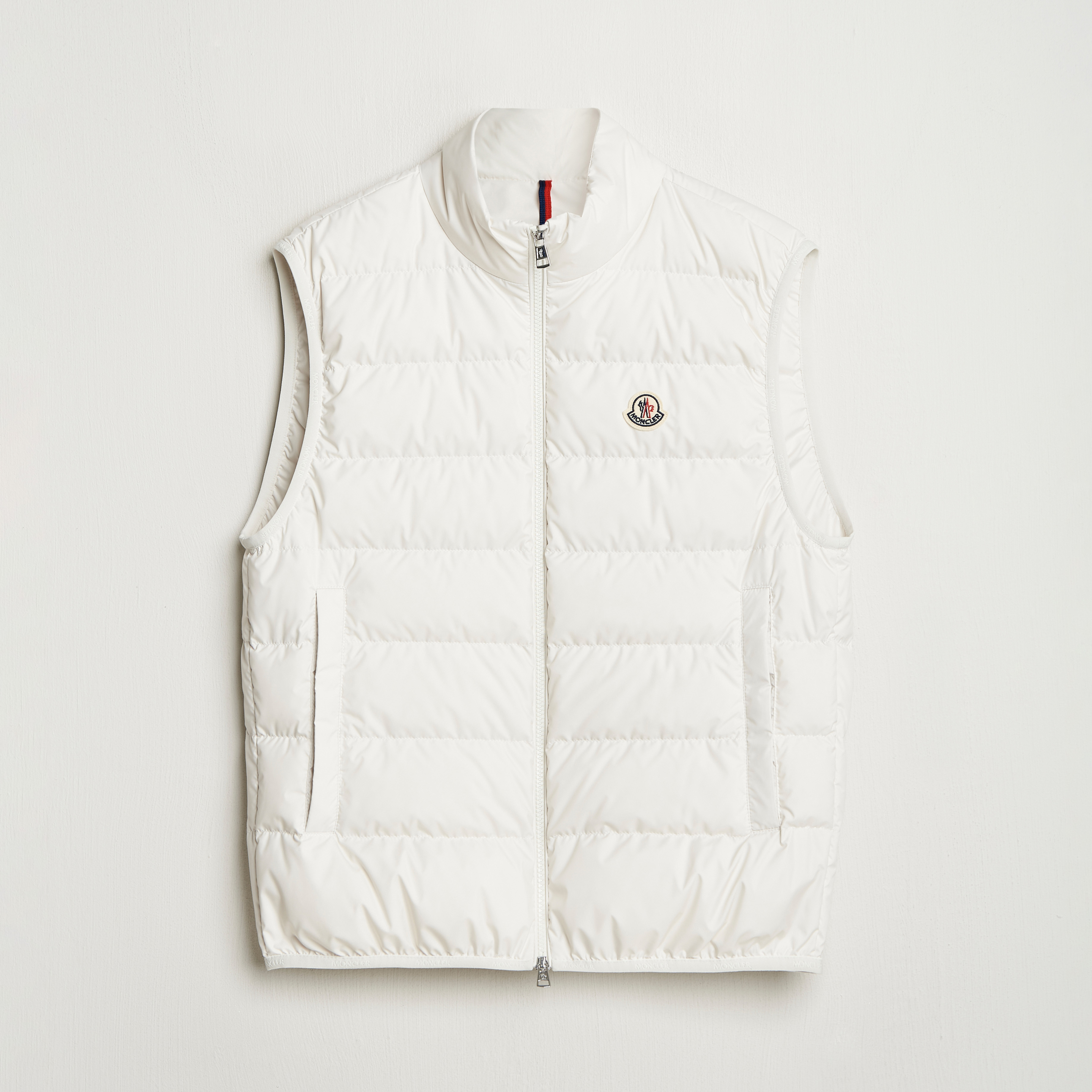 Moncler Contrin Down Vest Off White en CareOfCarl.es