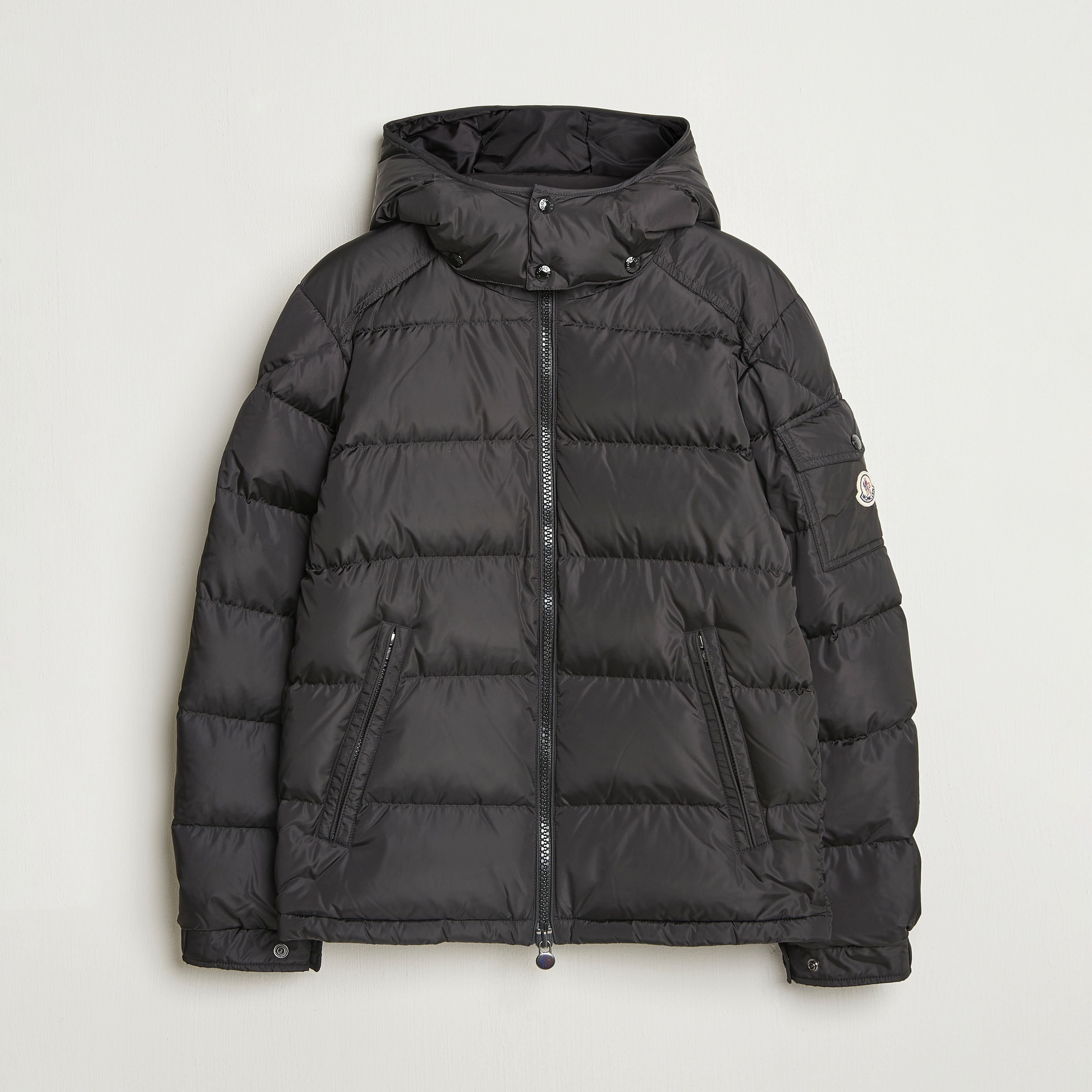 Moncler Moncler Maya Jacket Matte Black en CareOfCarl.es